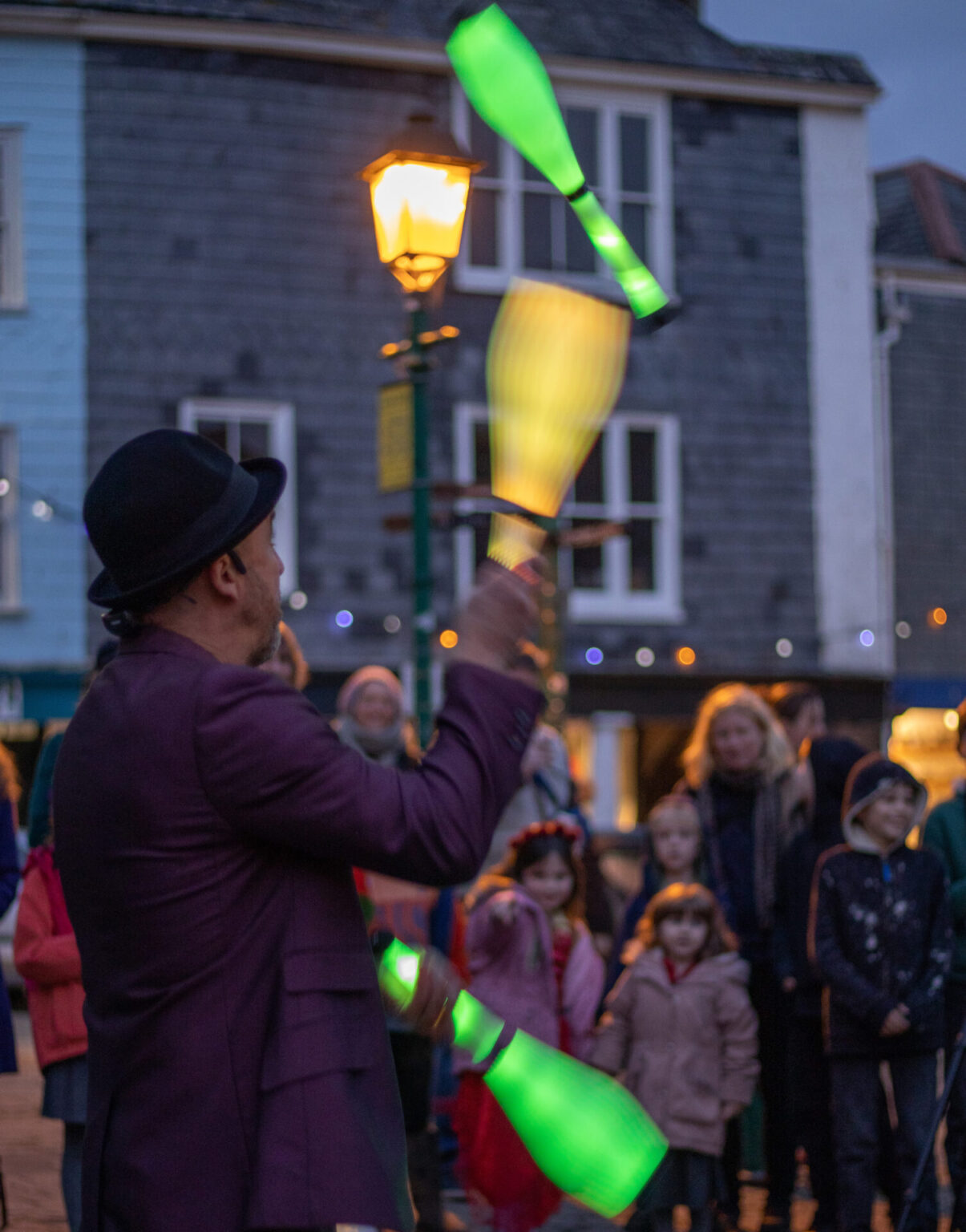 Free Family Fun at the Totnes Christmas Lights Switch On Event - Totnes ...